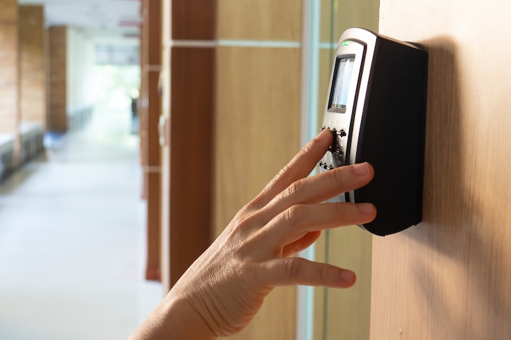 How to Change Battery on Keypad Door Lock | BE-TECH